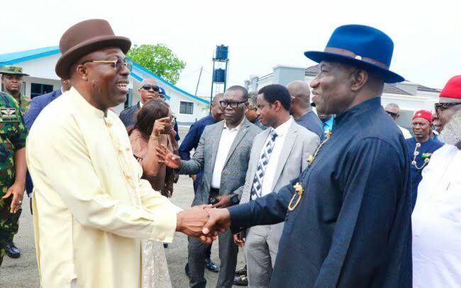 Gov Fubara welcomes ex-President Jonathan to flag off Trans-Kalabari ...