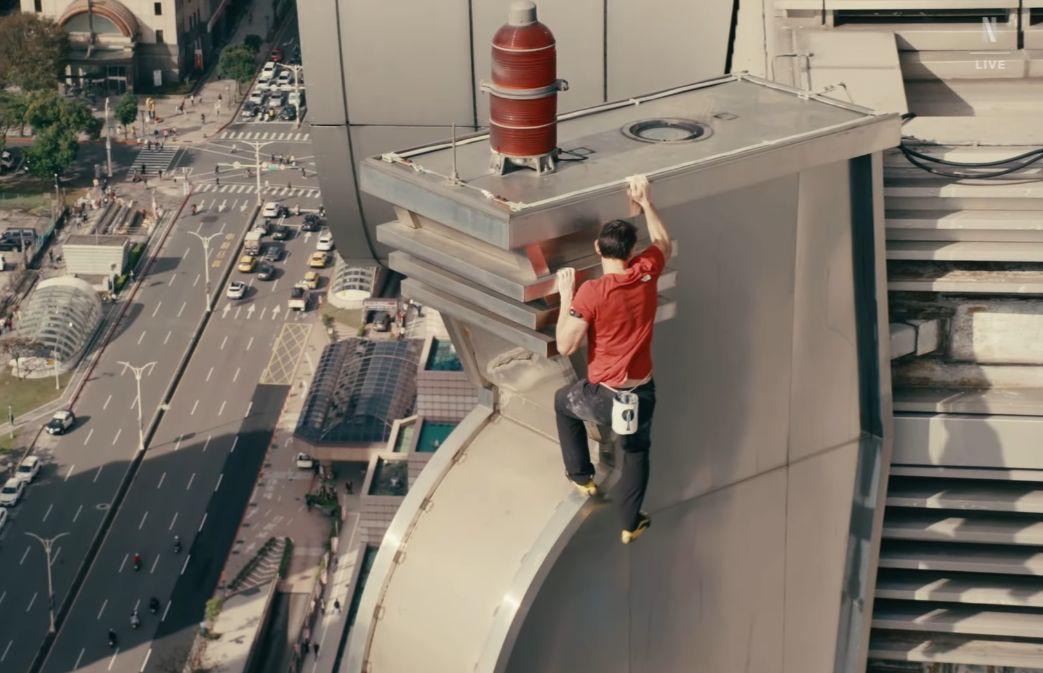 US Climber Honnold Pulls Off Historic Rope-Free Climb Of Taipei 101 ...